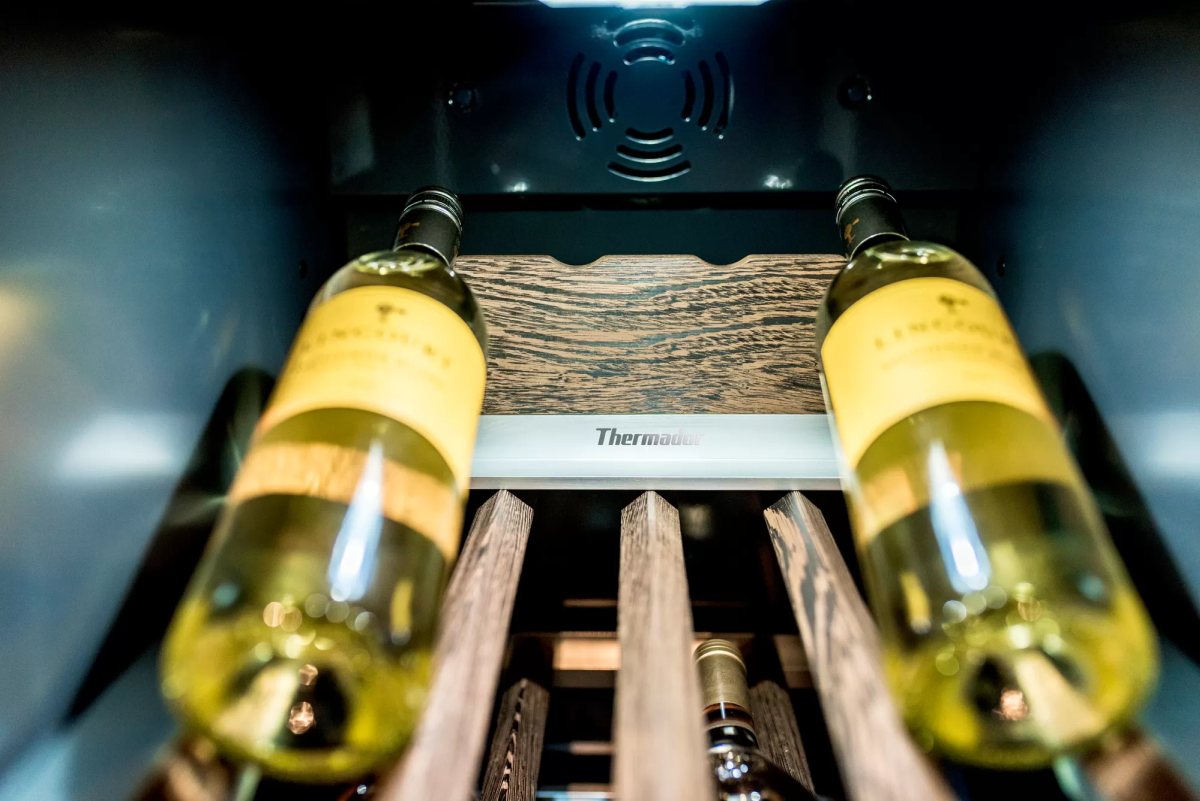 Thermador 18 inch wine fridge store